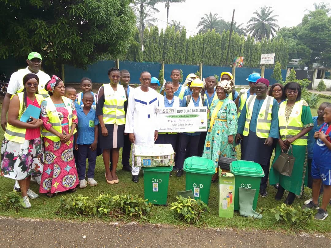 Tri sélectif des déchets: le lycée Joss de Douala remporte le prix du ...
