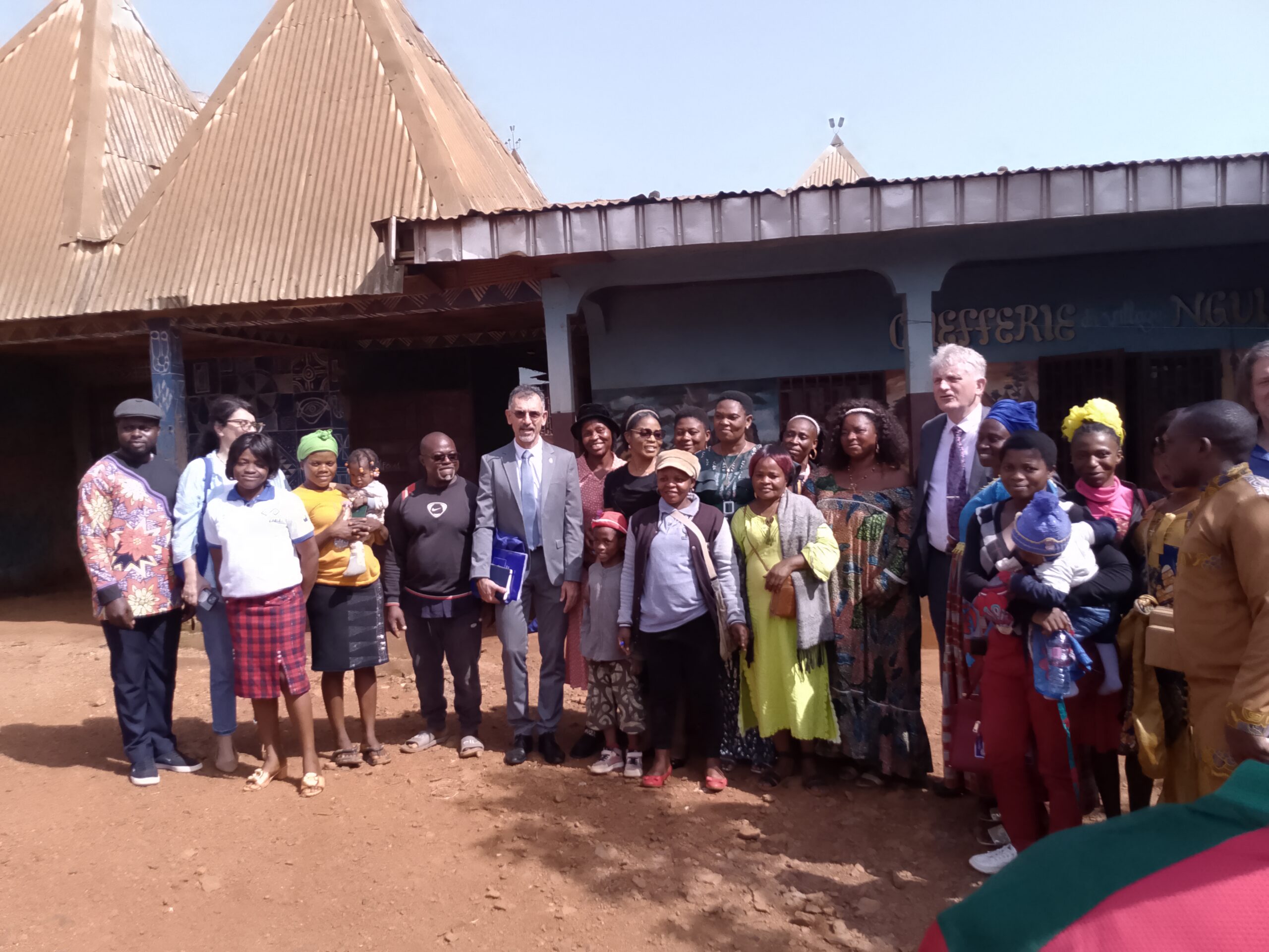 Appui aux initiatives de développement local: l’Union européenne octroi ...